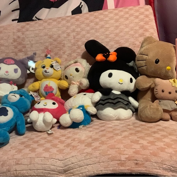 Sanrio | Toys | Hello Kitty Greeter Sanrio Funko Pops Plushies And More ...